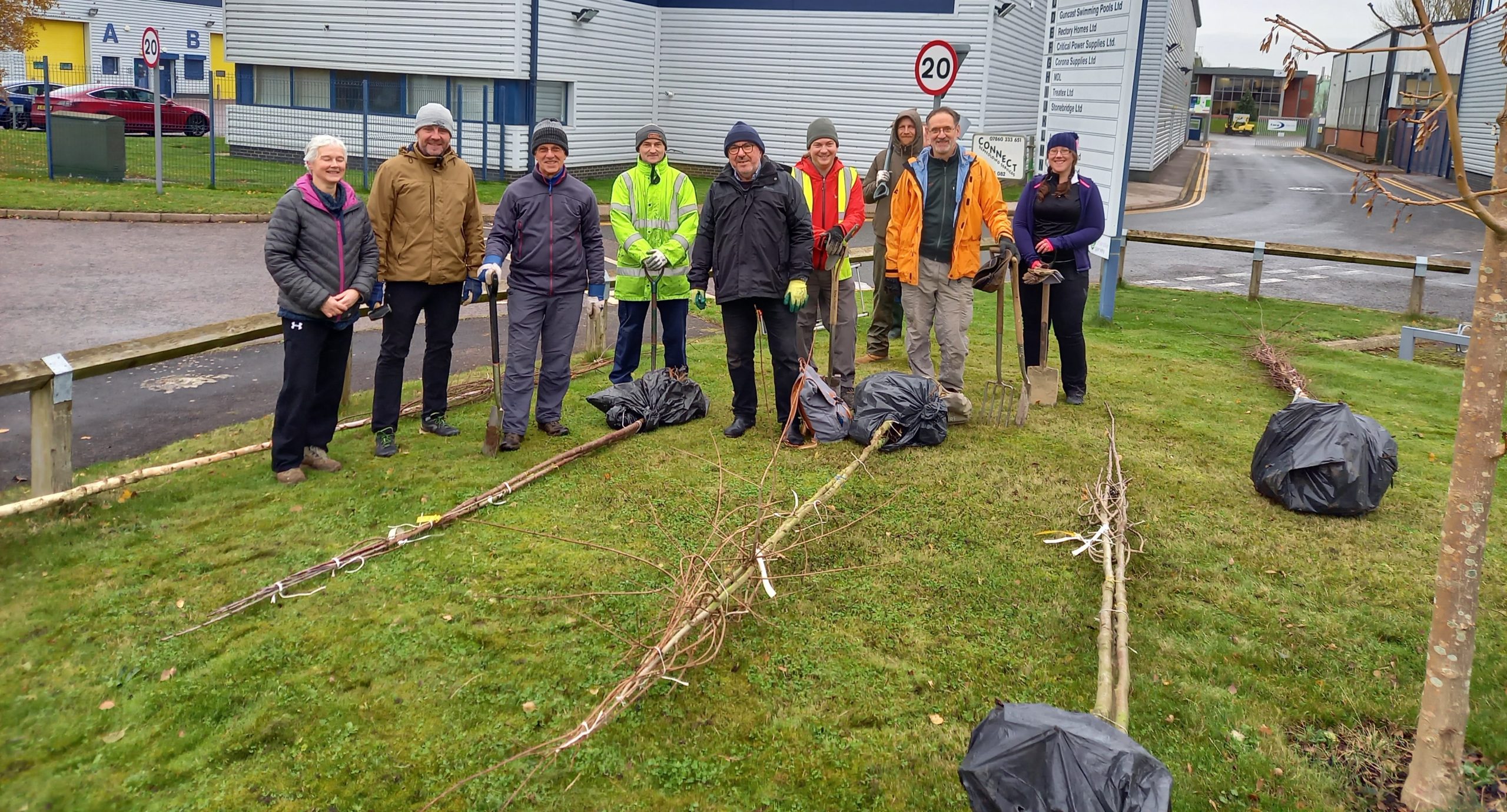 Lucy Electric supports Thame's local community to plant trees - Lucy ...